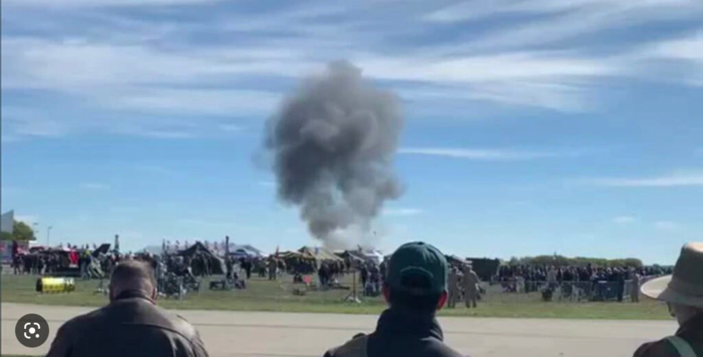 Two Planes Collide Midair & Crash During Wings Over Dallas Airshow ...